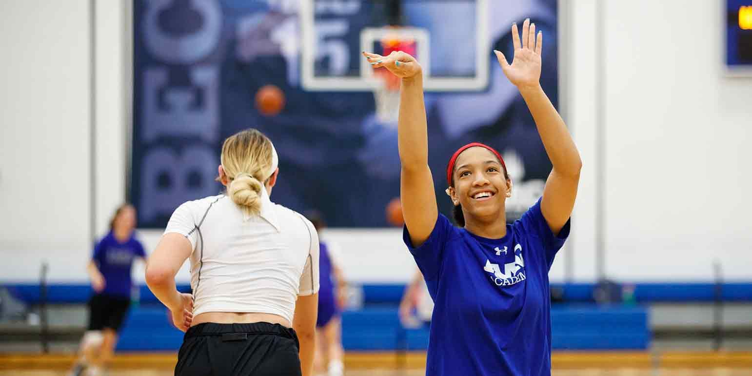 IMG Academy - Basketball Girls | World Camps